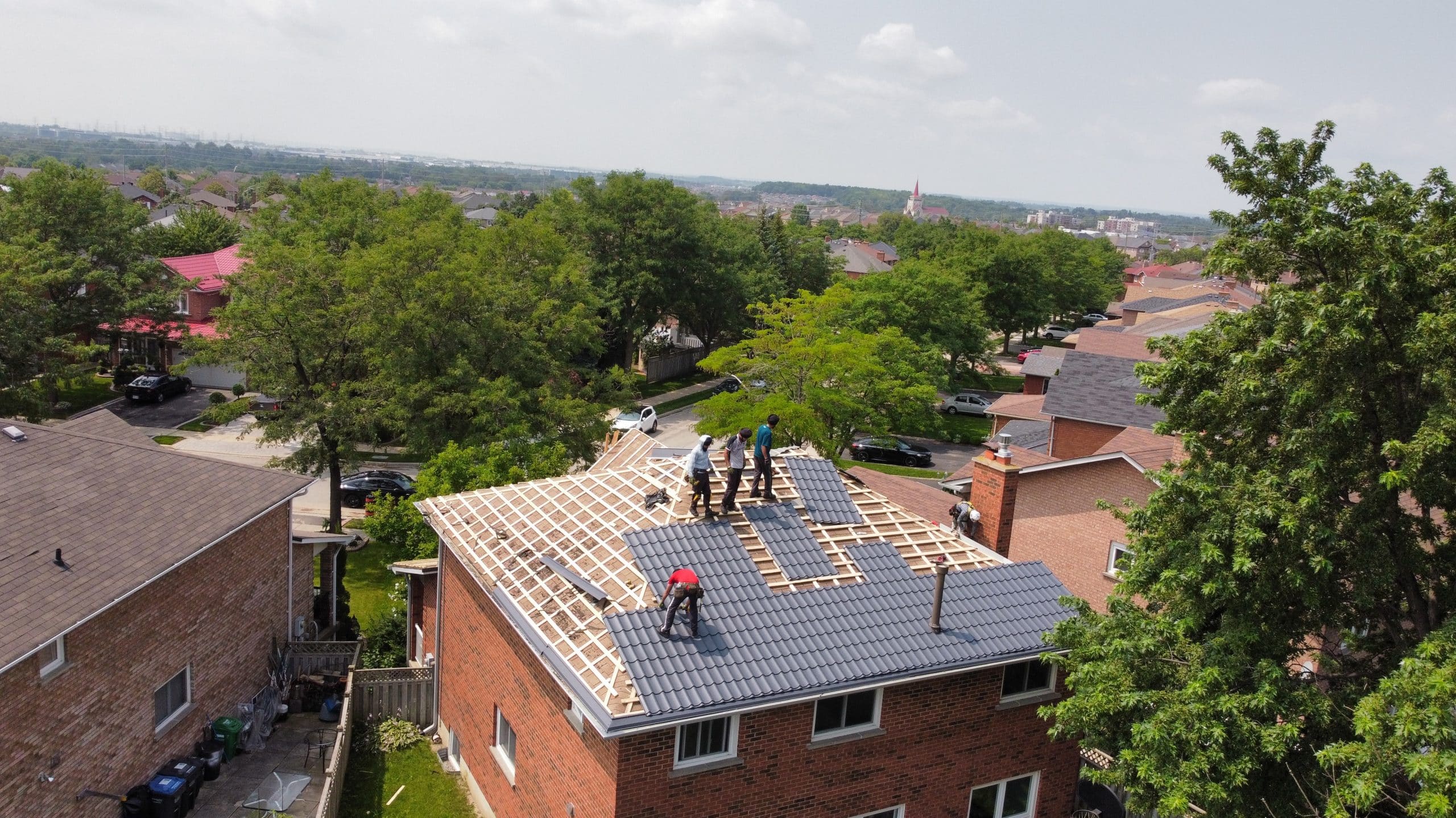 Professional Metal Roofing: Everyone Can Afford in 2025